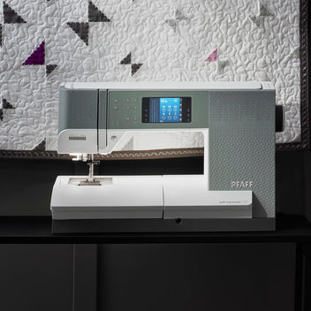 Pfaff Quilt Expression 720 Special Edition Computerized Sewing Machine