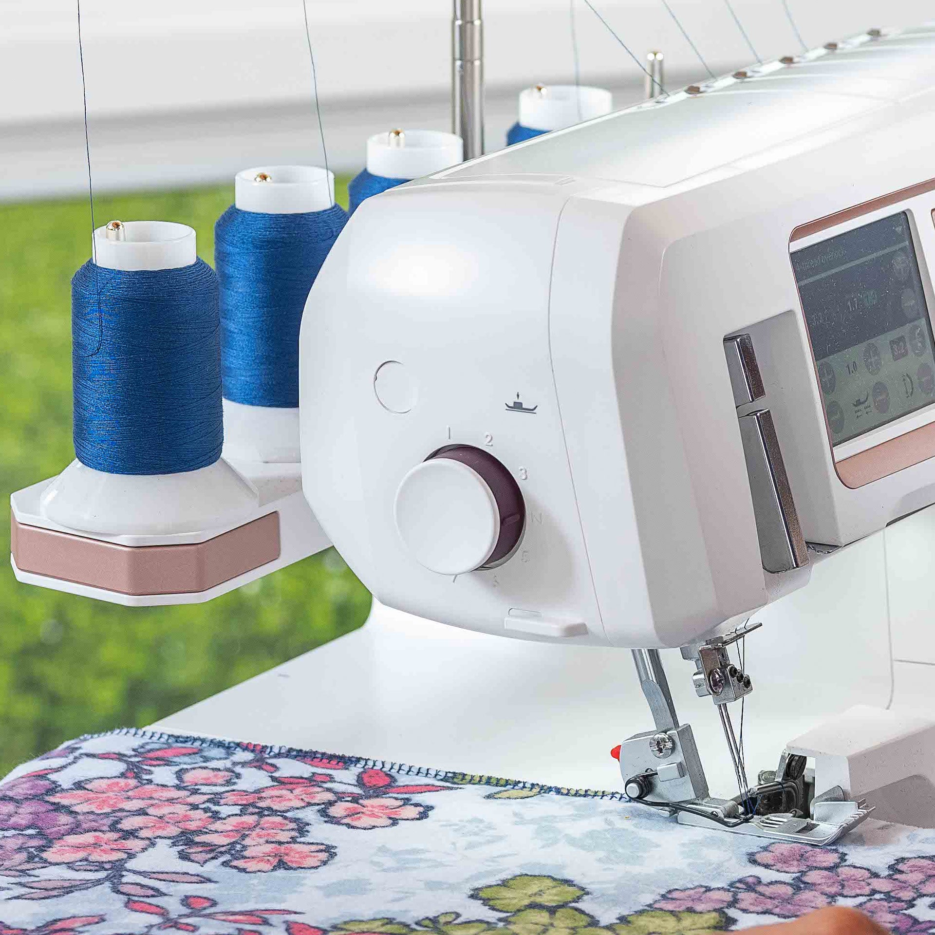 Husqvarna Viking Amber Air S600 Serger & Coverstitch Combo