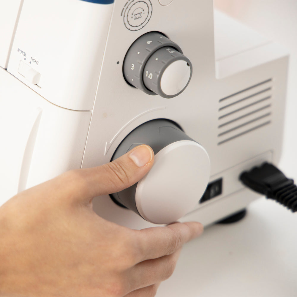 Husqvarna Viking Amber Air S400 Serger