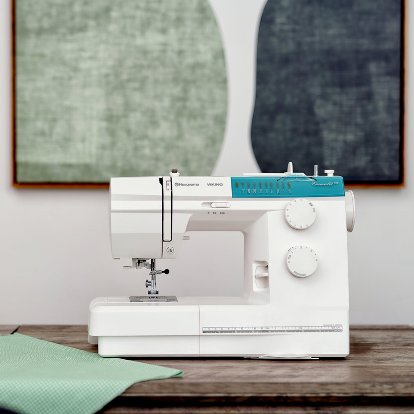 Husqvarna Viking Emerald 118 Sewing Machine
