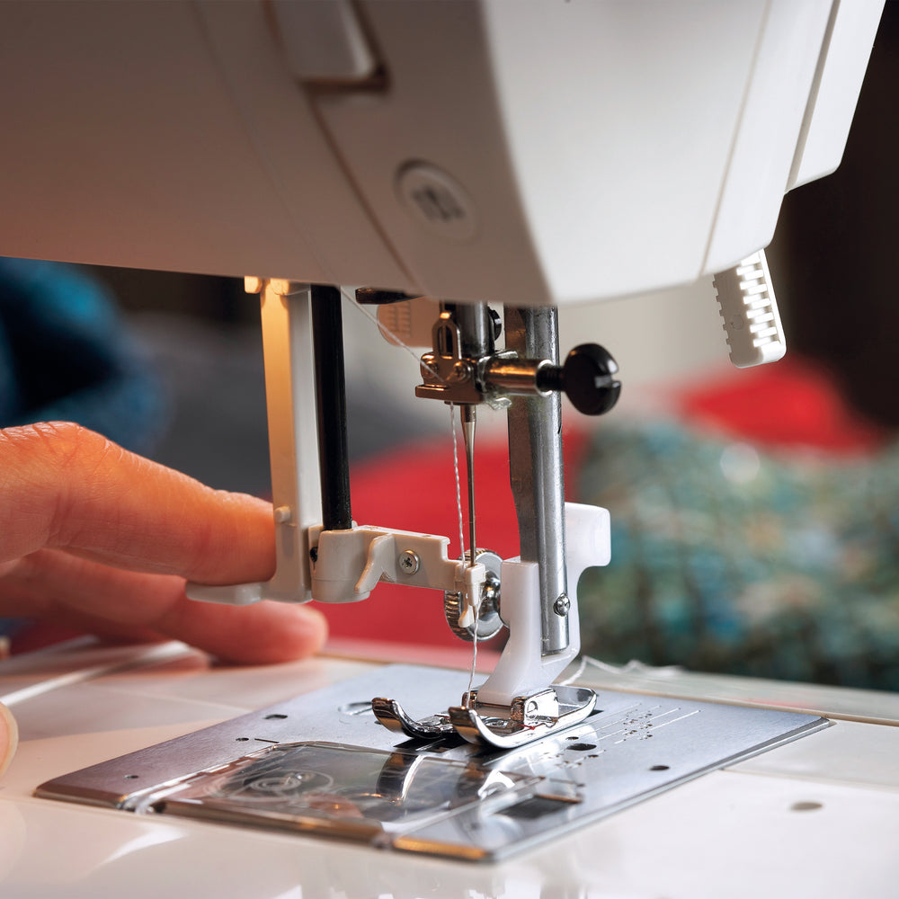 Husqvarna Viking Emerald 118 Sewing Machine