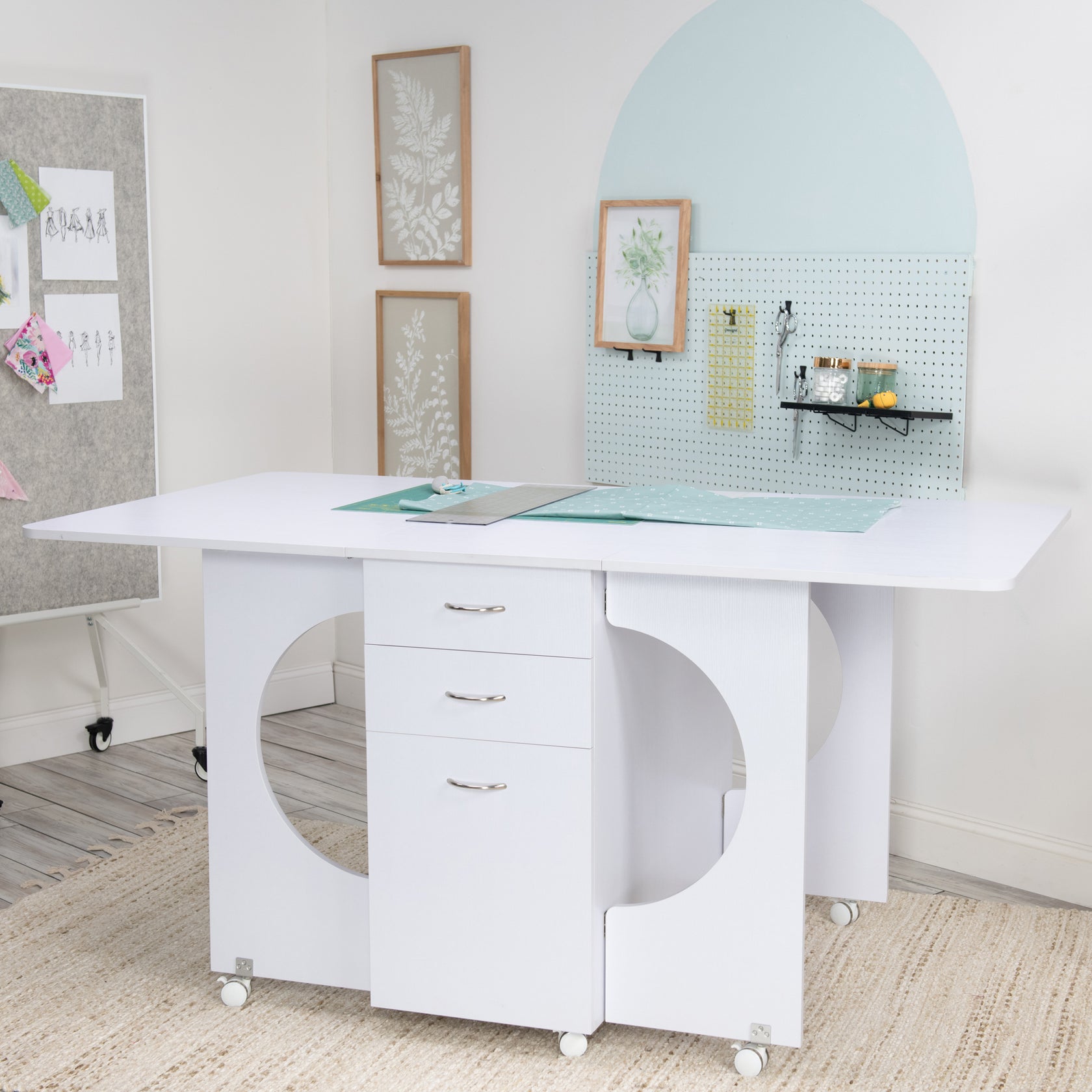 Koala Cutting Table - English White Ash