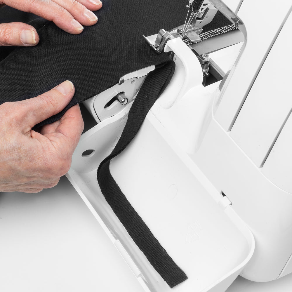 Husqvarna Viking Amber S100 Serger