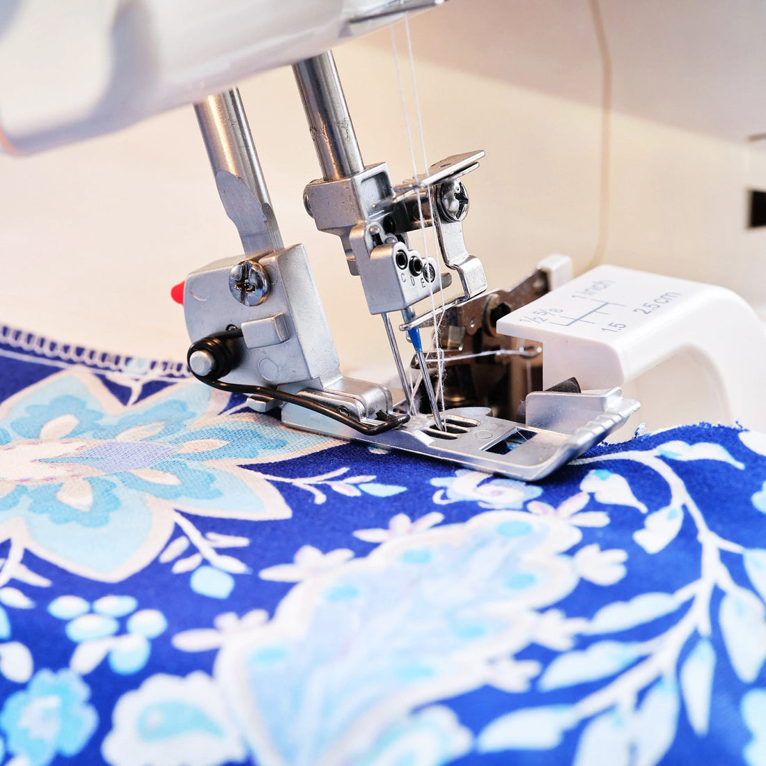 Singer 14T968DC Professional 5 Serger