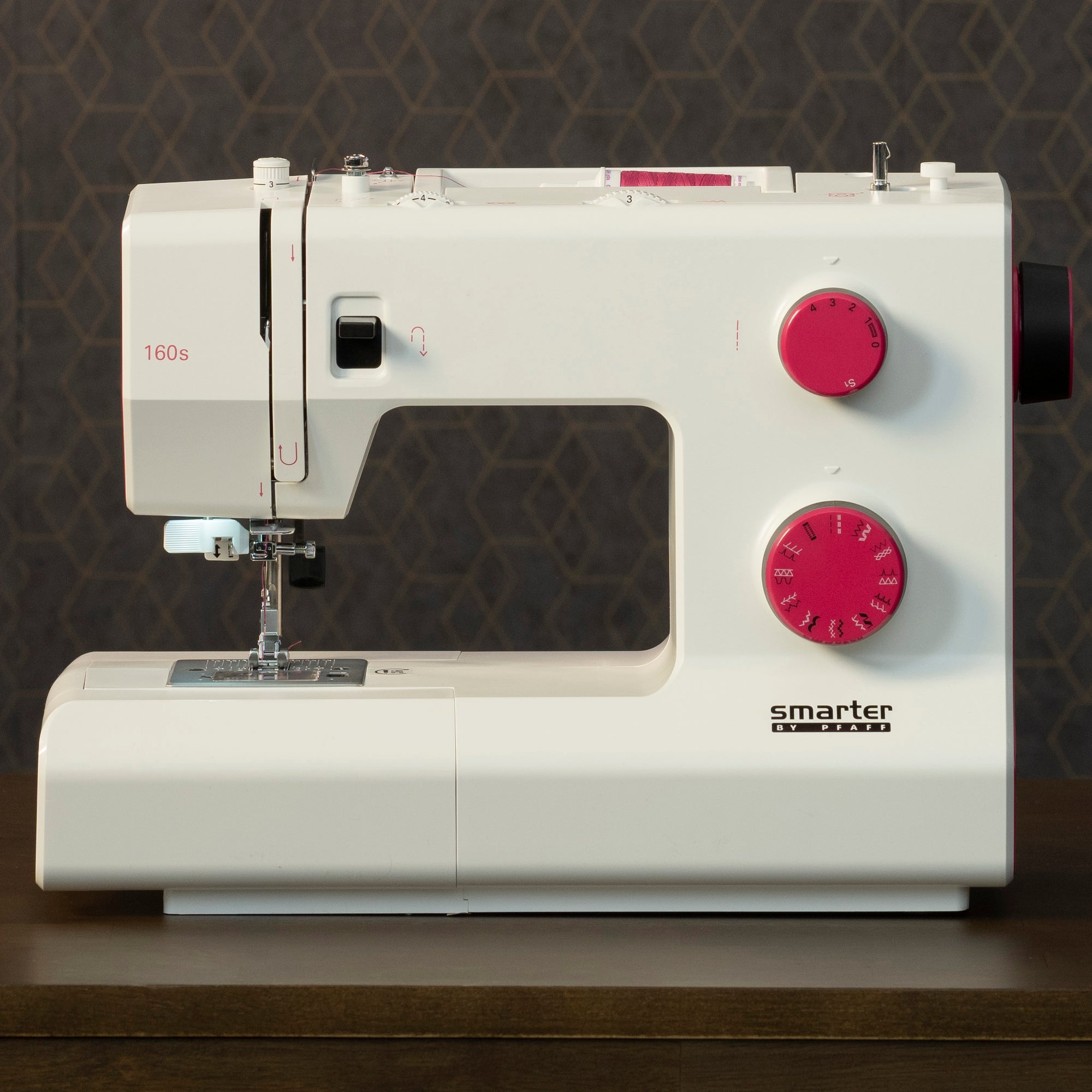 Pfaff Smarter 160S Sewing Machine